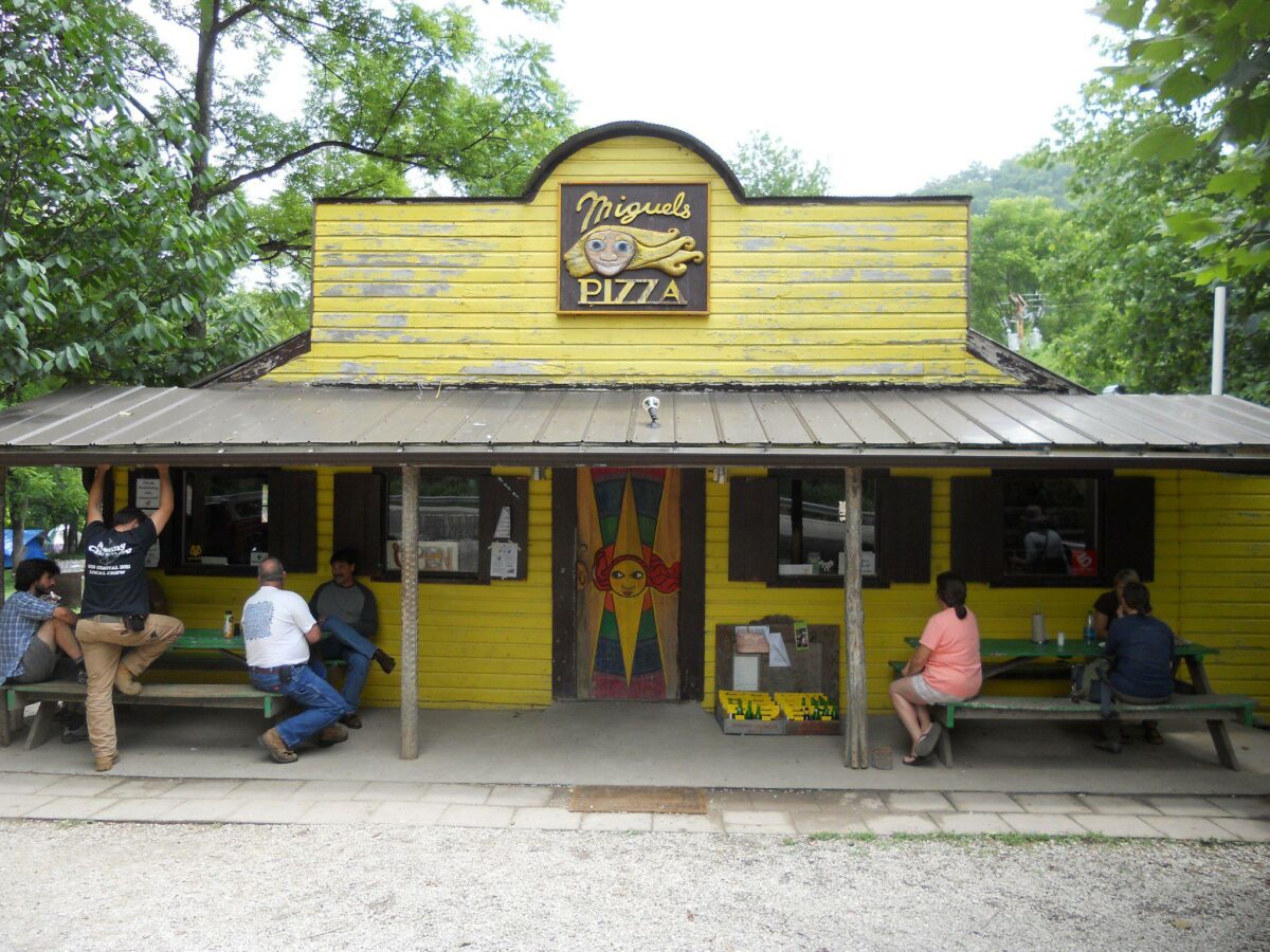 1The Best Pizza In Kentucky Is At These 13 Spots