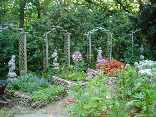 Linmar Gardens: Secret Garden In Illinois
