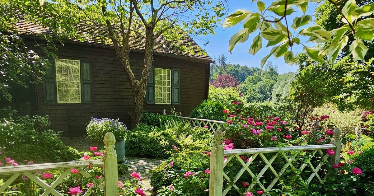Hollister House Garden: A Lush, 18th Century Oasis In Connecticut
