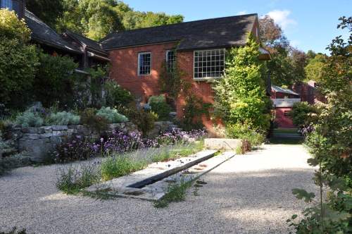 Hollister House Garden: A Lush, 18th Century Oasis In Connecticut