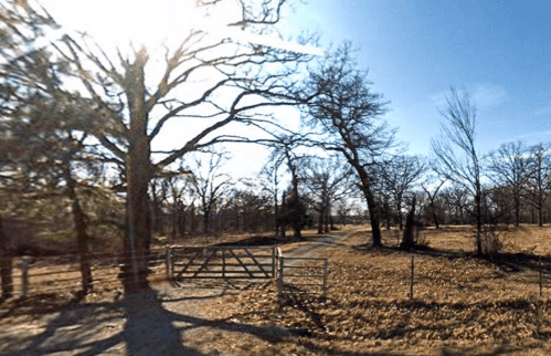 10 Haunted Cemeteries In Oklahoma That'll Creep You Out