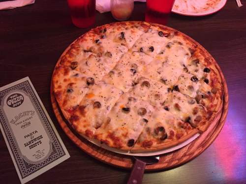 The 20 Pizza Places In Indiana You Have To Try At Least Once