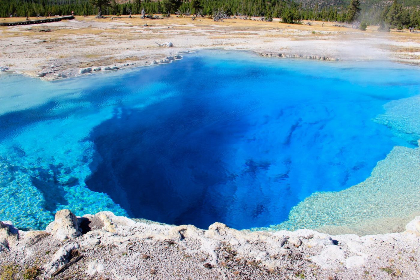 The Natural Sapphire Pool In Wyoming Is Devastatingly Gorgeous