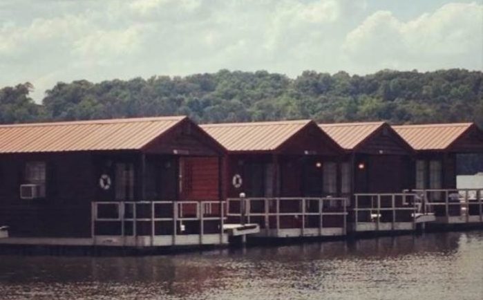 These Floating Cabins In Alabama Are The Ultimate Place To Stay ...
