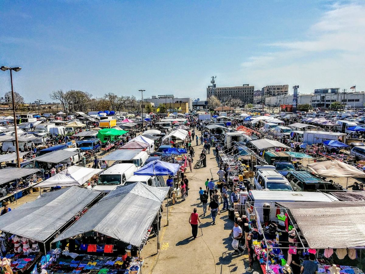 7 Awesome Flea Markets In Chicago