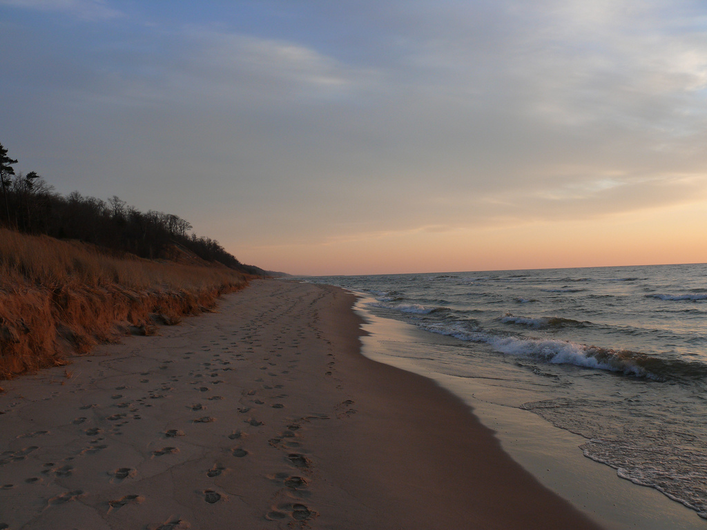 Here Are Some Of The Best Hikes In Michigan For Beach Lovers