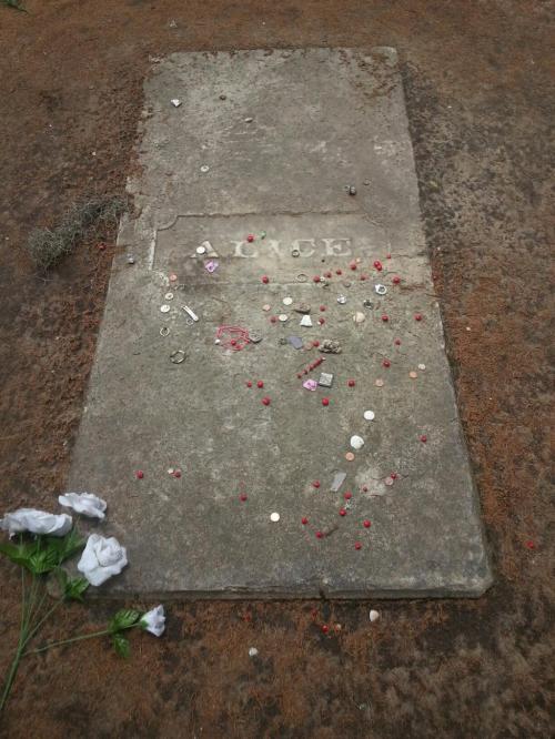 Alice Flagg's Grave Is The Most Haunted Grave in South Carolina