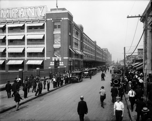 These 13 Historic Photos Of Detroit Are Incredible