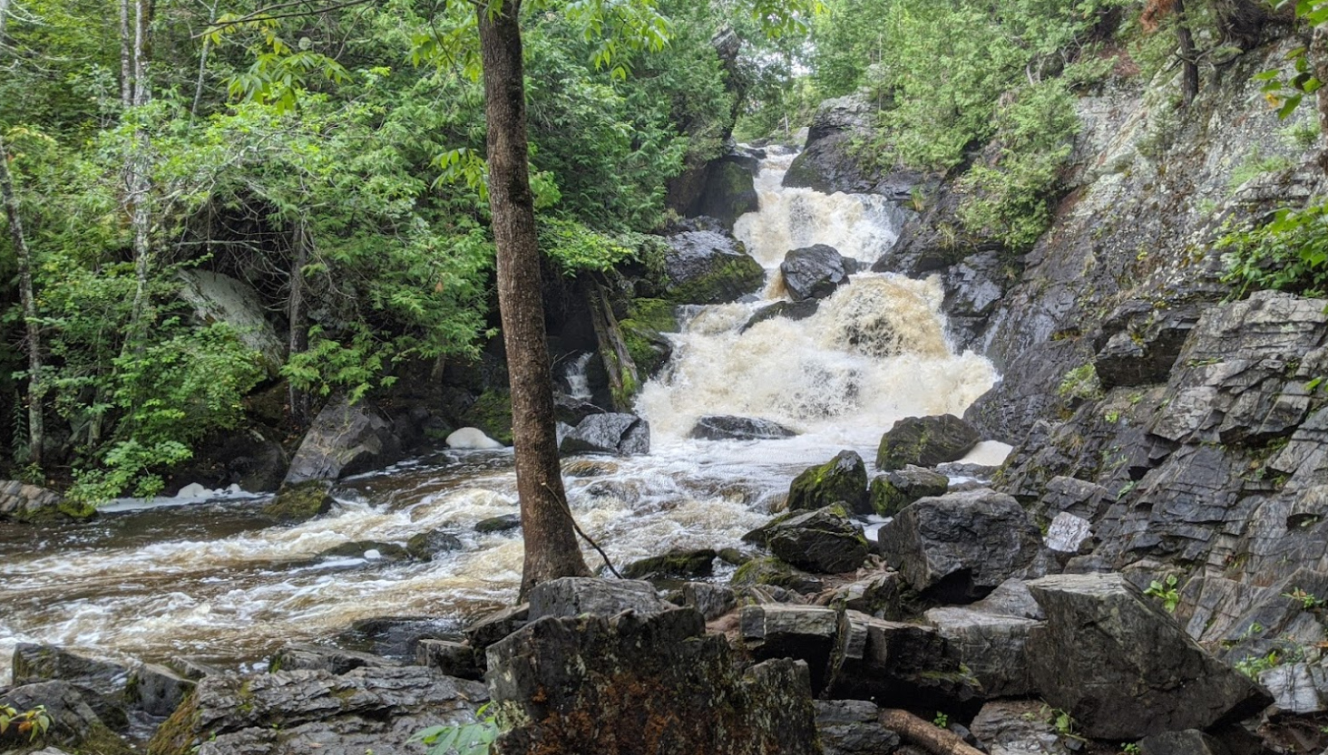 The Hike In Wisconsin That Takes You To Not One, But TWO Insanely ...