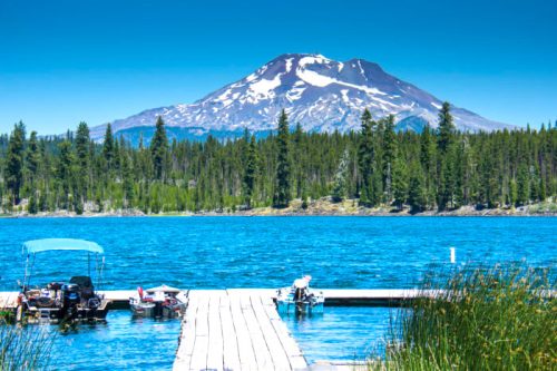 10 Gorgeous Blue Water Lakes In The U.S.