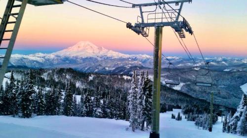 Say Goodbye Winter At White Pass Winter Carnival In Washington