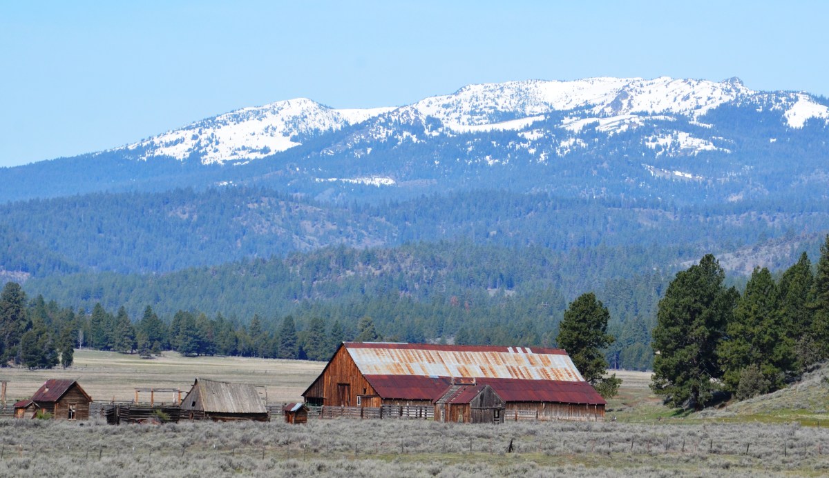 Whitney Is A Ghost Town In Oregon That's Hauntingly Beautiful