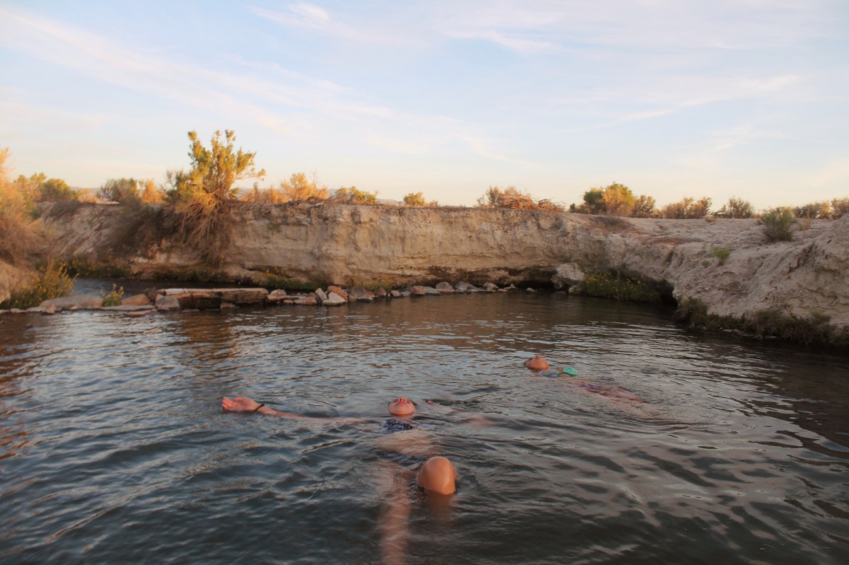 This Amazing Hot Spring In Nevada Feels Like Paradise
