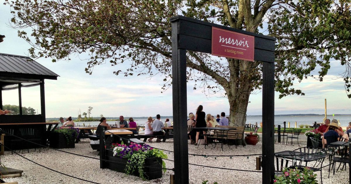 This Ridiculously Scenic Waterfront Restaurant In Virginia Is Seafood ...