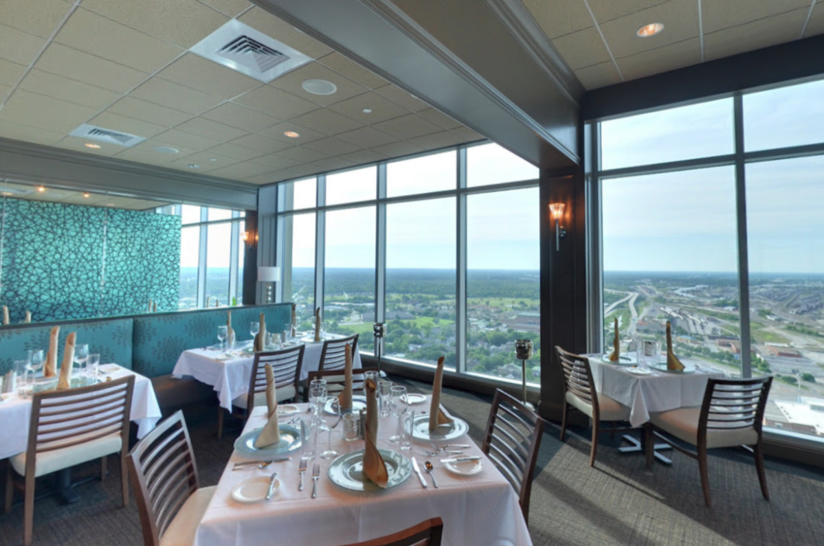 Dauphin's: You'll Love A Trip To This Alabama Restaurant Above The Clouds