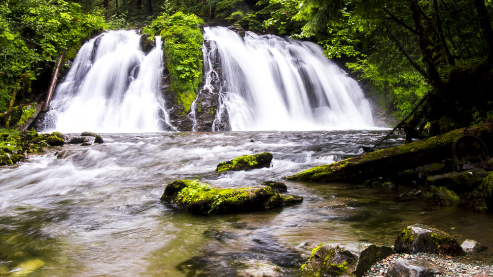 Waterfalls near me: Discover One Of Alaska's Majestic Waterfalls