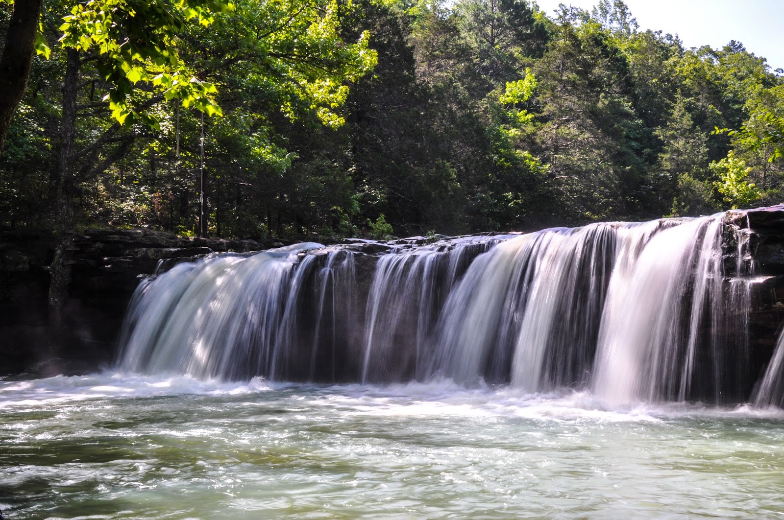 Discover One Of Arkansas’ Most Majestic Waterfalls – No Hiking Necessary