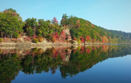 Hidden Beach In West Virginia With Clear Water: Sutton Lake Beach