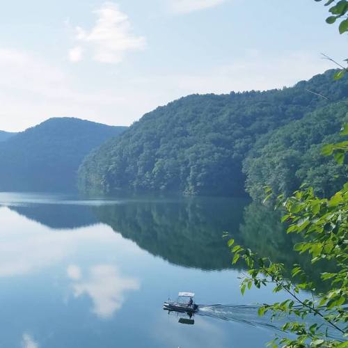 Hidden Beach In West Virginia With Clear Water: Sutton Lake Beach