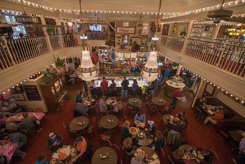 Fargo's Pizza In Colorado: A Delicious 2-Story Restaurant
