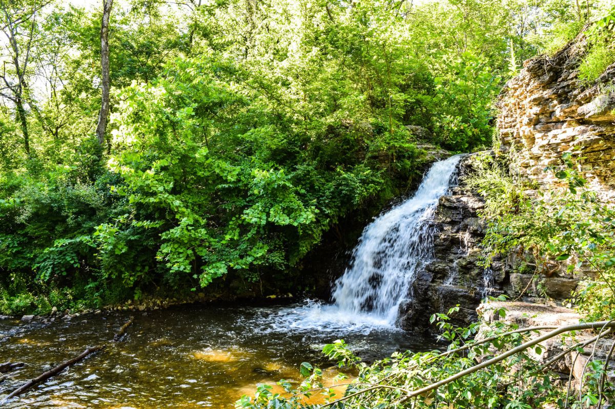 8 Best Hikes In Indiana With Waterfalls