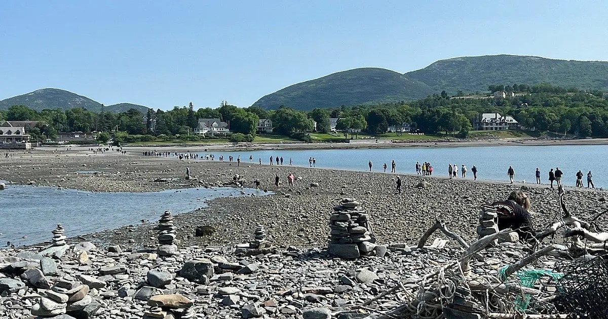 Few People Know About The Secret Walk To Bar Island In Maine