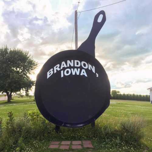 9 Oddly Gigantic Items You Can Only Find In Iowa And Can’t Stop Staring At