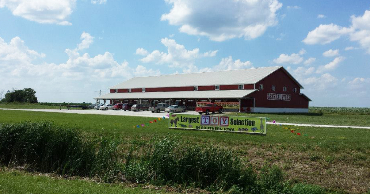 Dutch Country General Store Is A Gigantic Iowa Marketplace