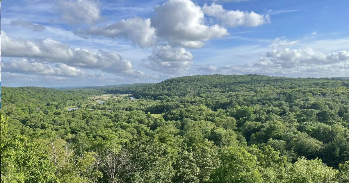 Lookout Point Trail In Massachusetts Has An Scenic Destination