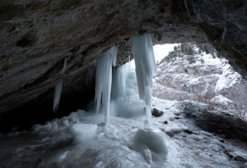 Rifle Mountain Park Has The Best Ice Caves In Colorado
