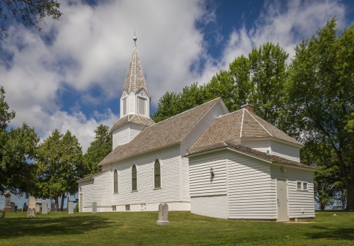 Few People Know These 11 Haunted Places In Minnesota Exist