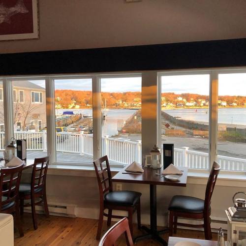 9 Of The Best Waterfront Restaurants In Rhode Island