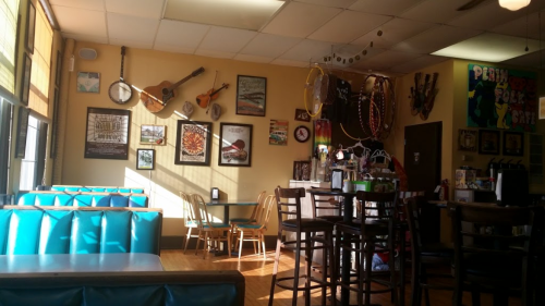 Plain Folk Live Music Cafe: Hippie Restaurant Near Cincinnati