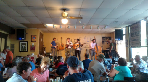 Plain Folk Live Music Cafe: Hippie Restaurant Near Cincinnati