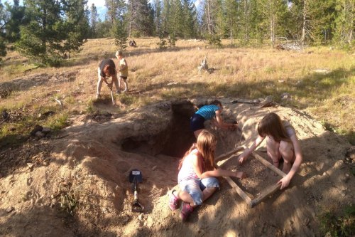 Crystal Park In Montana Is The Best Place For Digging Crystals
