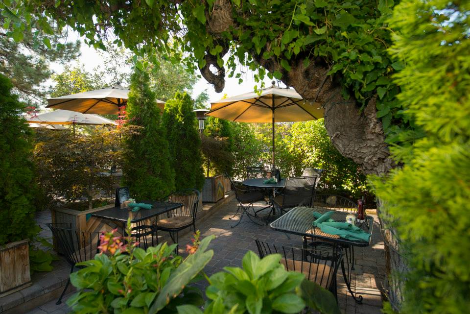 Experience Outdoor Dining at Stone House Cafe in Reno, NV