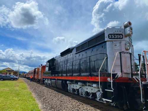 Train Ride In Oregon: Santiam Excursion Brunch Train