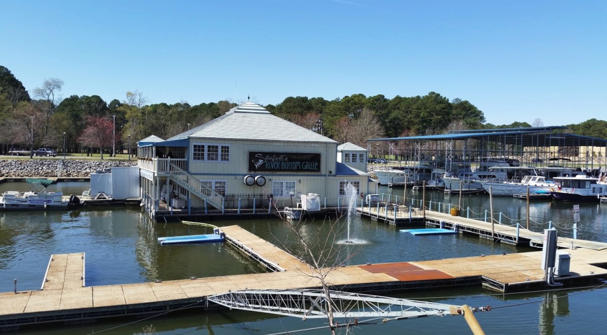 Stanfield's River Bottom Grille Is A Floating Restaurant In Alabama