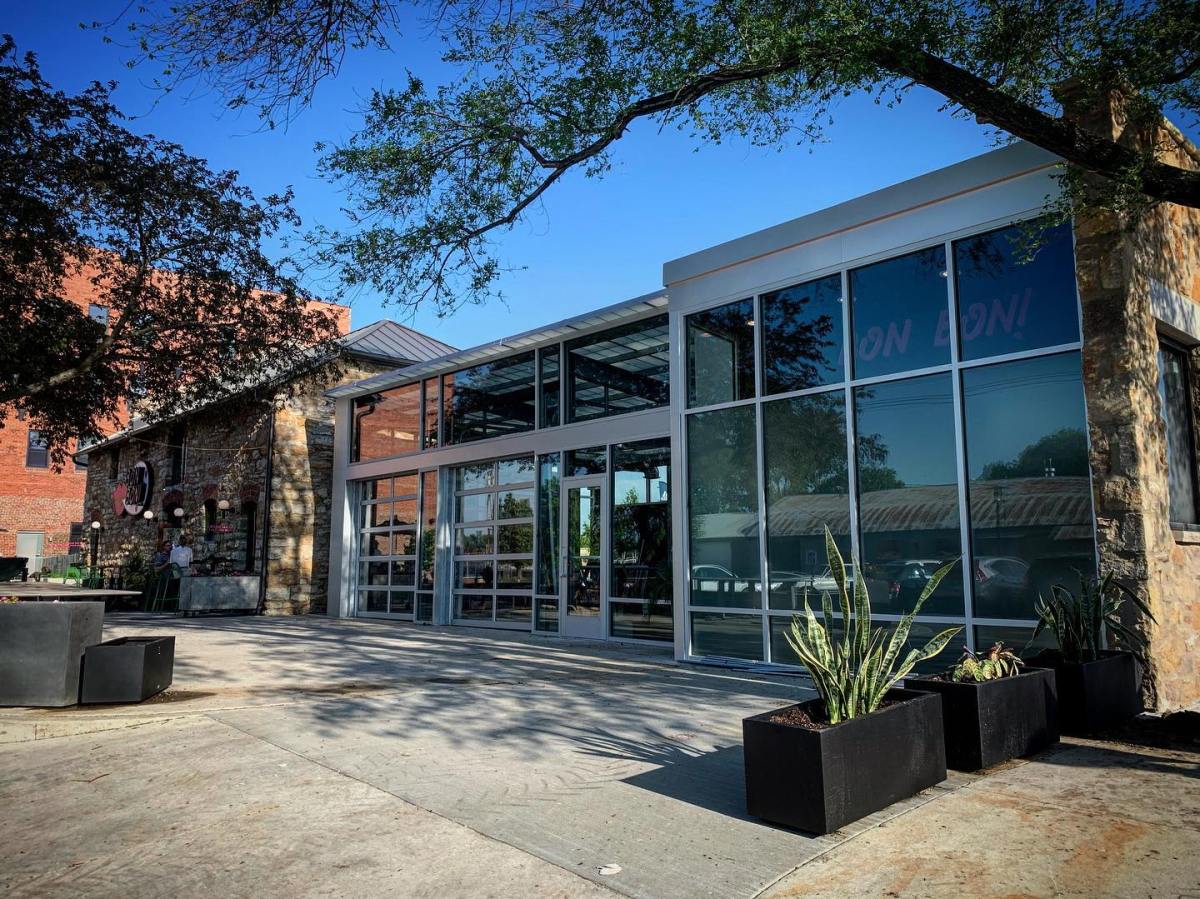 Discover Bon Bon: Lawrence's Hidden Gem for Outdoor Dining