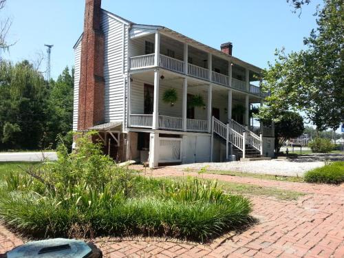 Visit The Half Way House Restaurant In Virginia