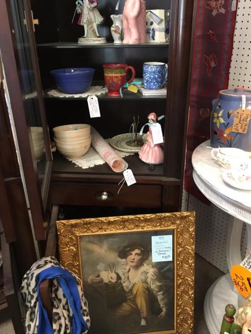 Poppy's Antique Mall and Flea Market Is The Best In Missouri