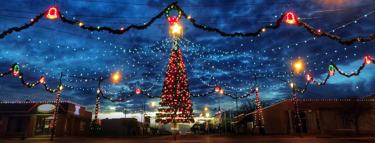 Plan To Visit The Best Christmas Lights In Kansas This Year