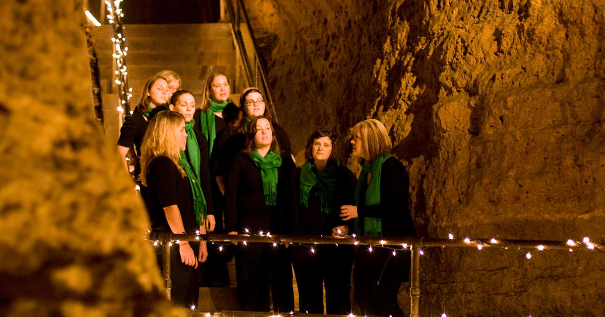 See The Unique Celebrations At The Christmas Cave In Wisconsin