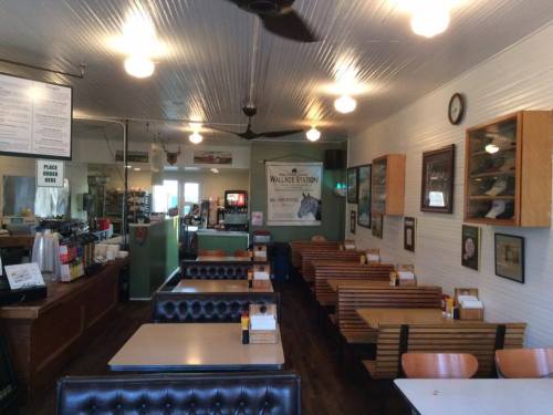 Wallace Station: A Legendary Kentucky Horse Country Restaurant