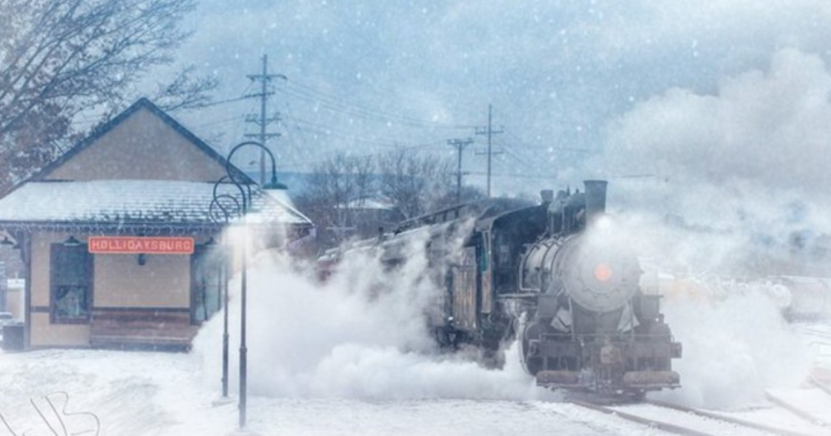 Experience the Magic of the Santa Express Train in Pennsylvania