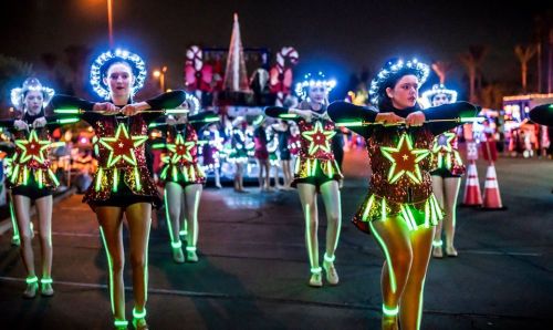 APS Electric Light Parade Is The Best Christmas Display In Arizona