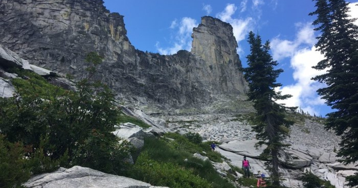 The Hike To This Hidden Wonder In The Mountains, Chimney Rock, Is A ...