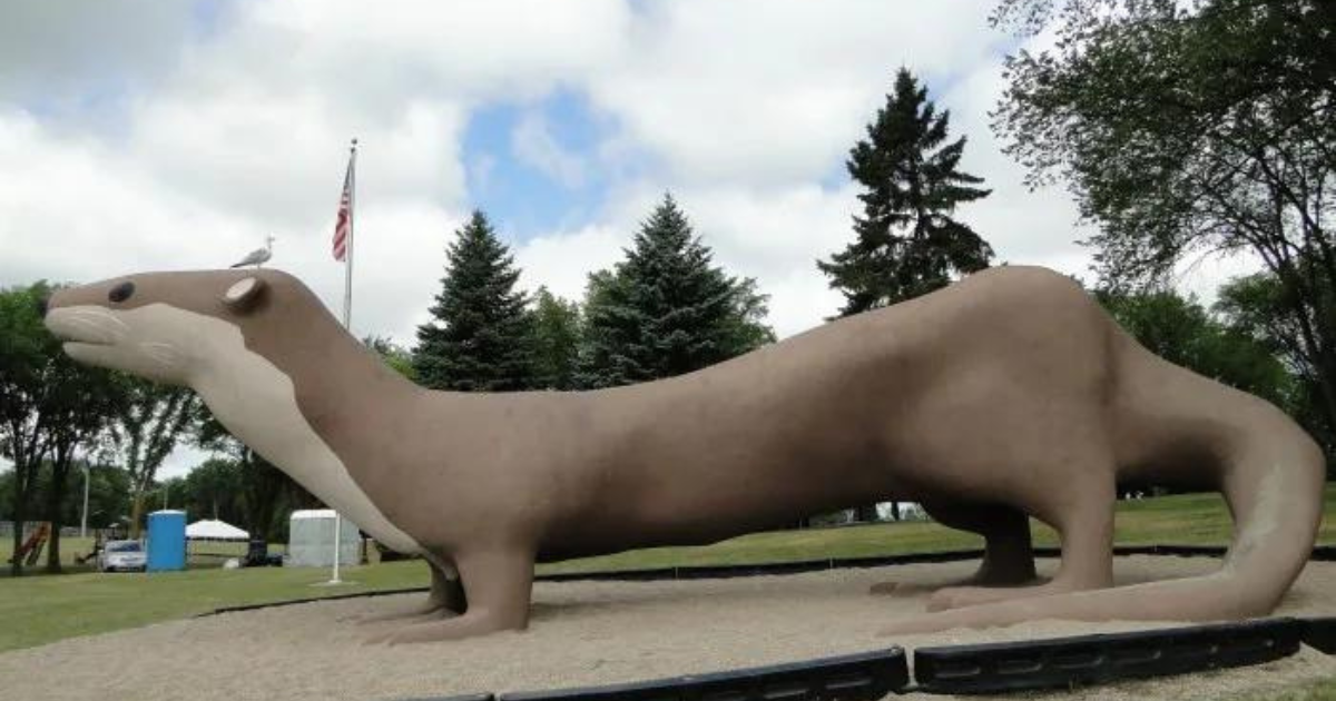 10 Bizarre Roadside Attractions In Minnesota