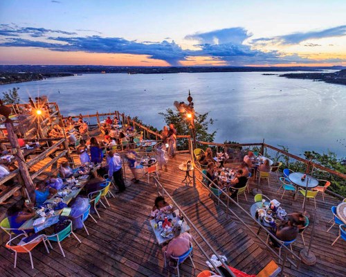 10 Breathtaking Restaurants With A View In The U.S.