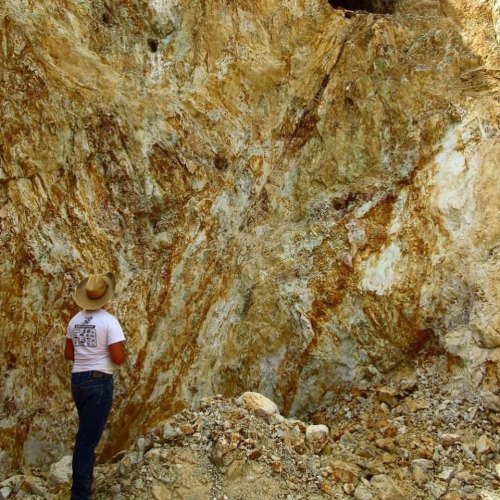 Take This Turquoise Mine Tour In Nevada And Dig For Gems